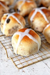 Hot Crossed Buns - Noshing With the Nolands