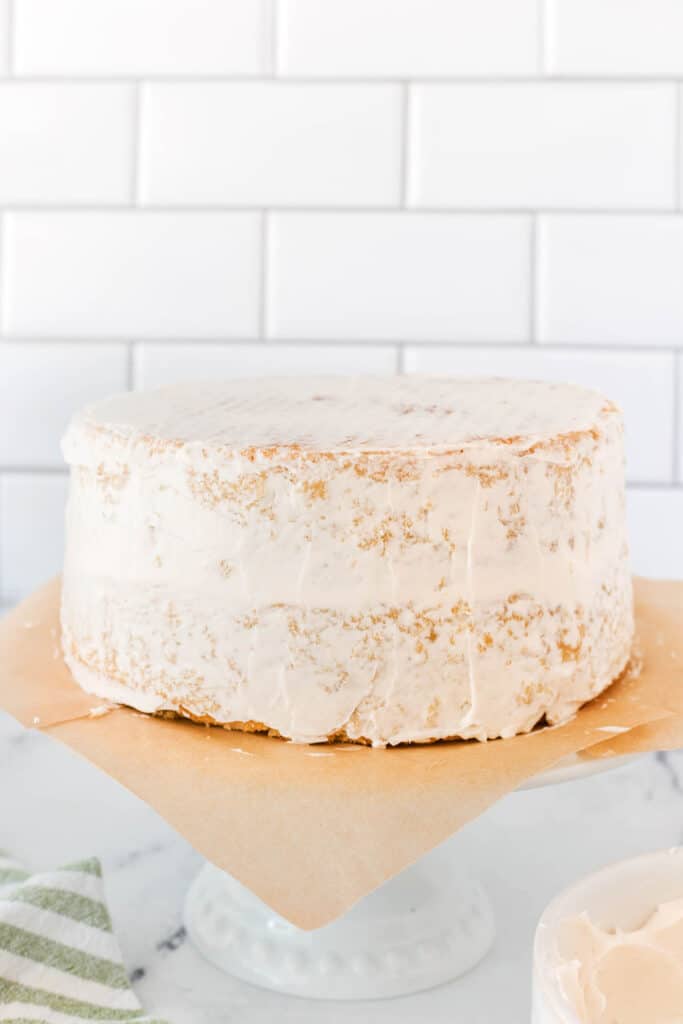 How to Crumb Coat a Cake - Noshing With The Nolands