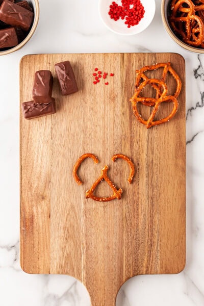Halloween Chocolate Spiders - Noshing With the Nolands