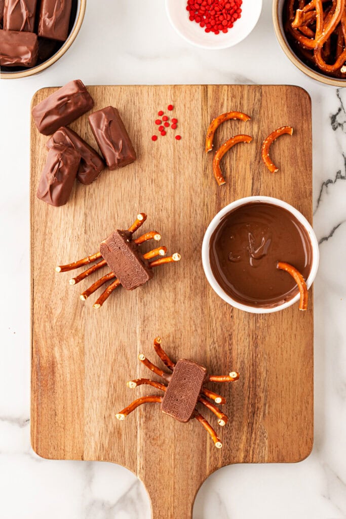 Halloween Chocolate Spiders - Noshing With the Nolands