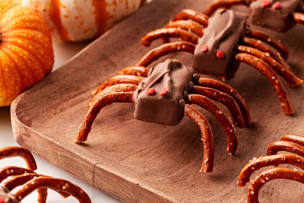 Halloween Chocolate Spiders - Noshing With the Nolands