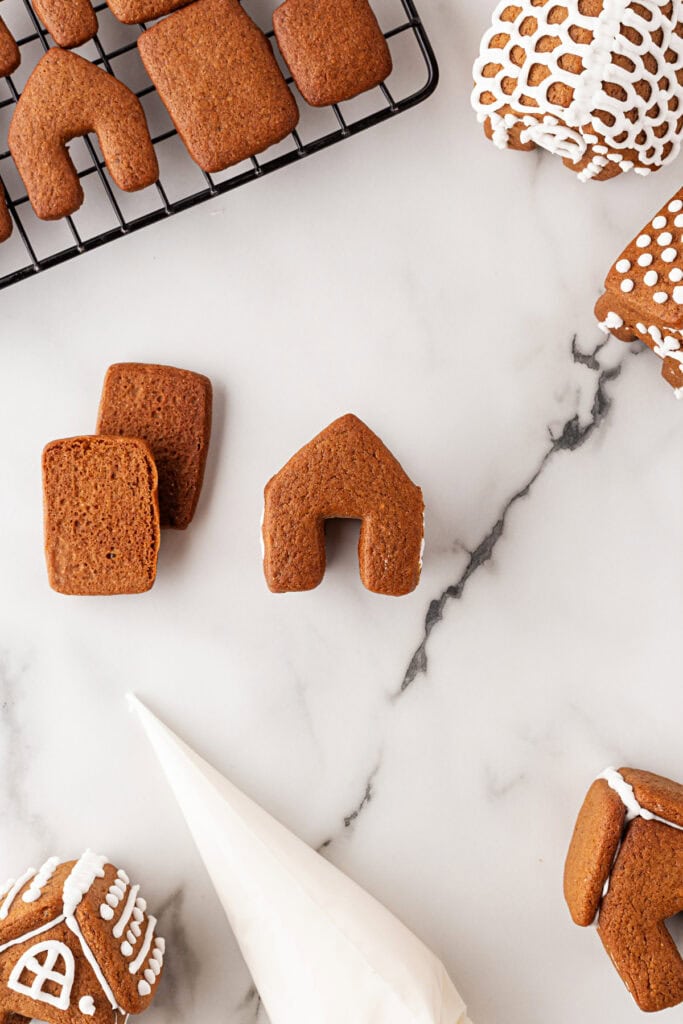 Mini Gingerbread House - Noshing With the Nolands